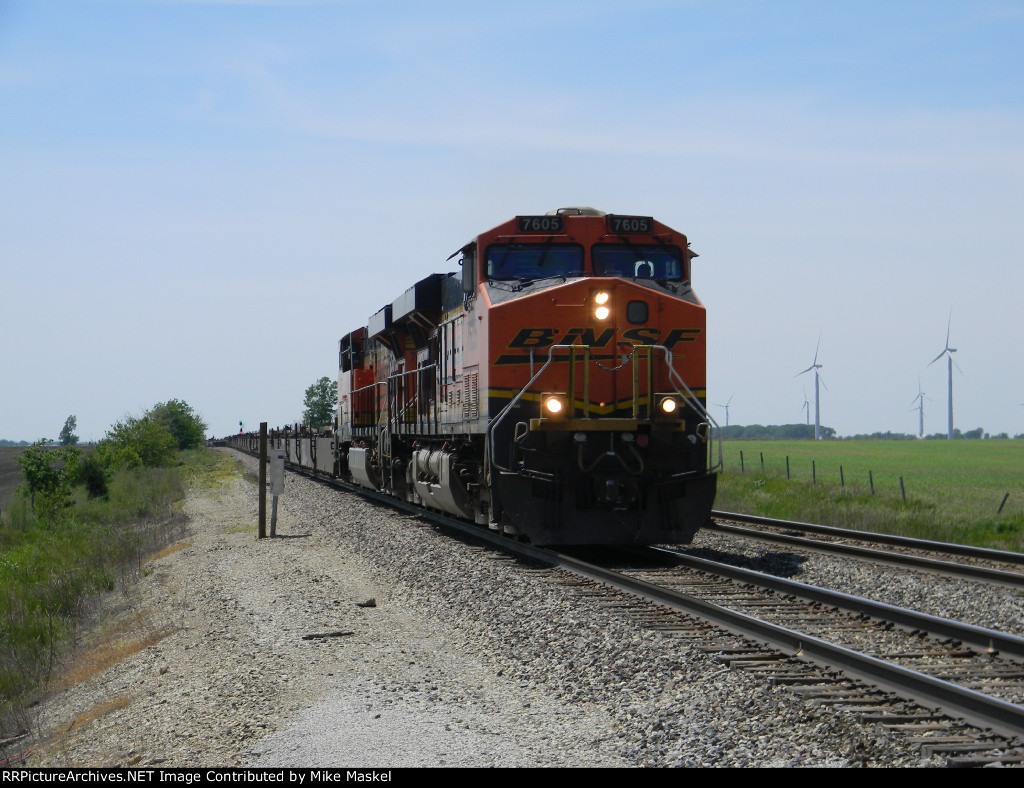 BNSF 7605